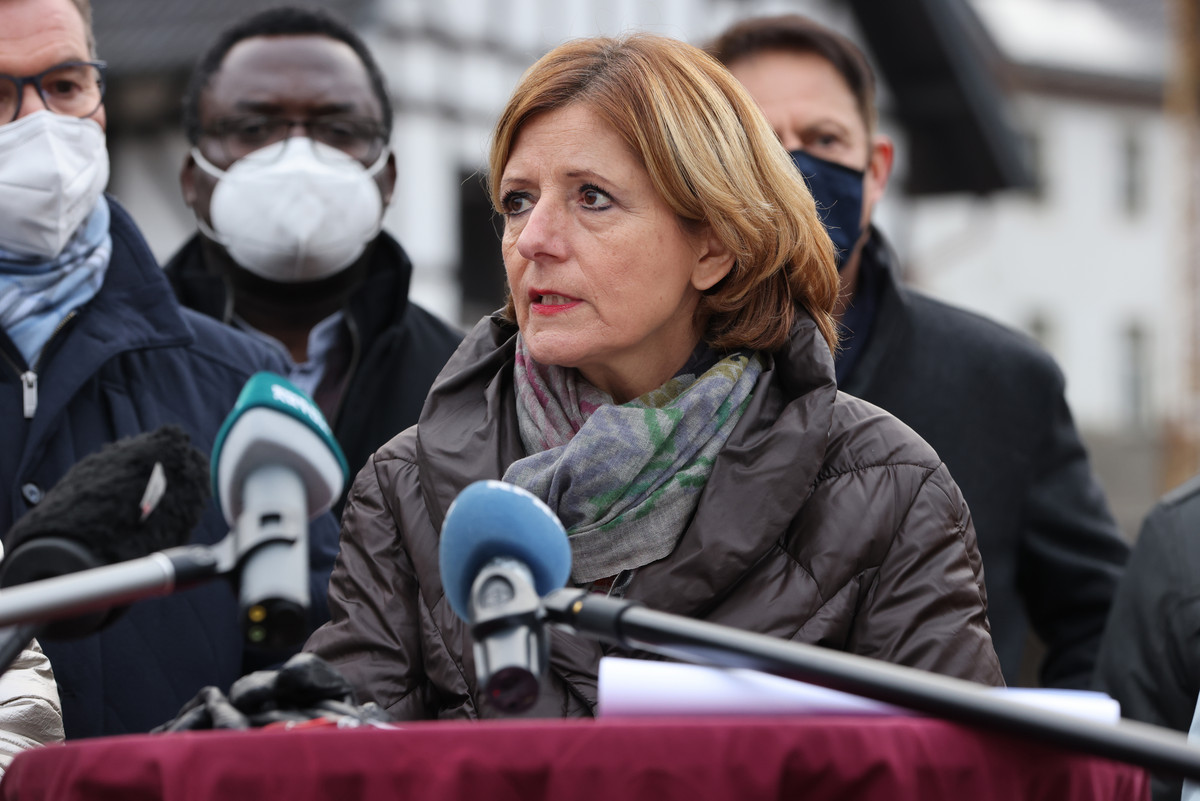 Ministerpräsidentin Malu Dreyer, Ministerinnen Katrin Eder und Daniela Schmitt: Gemeinsam haben ...