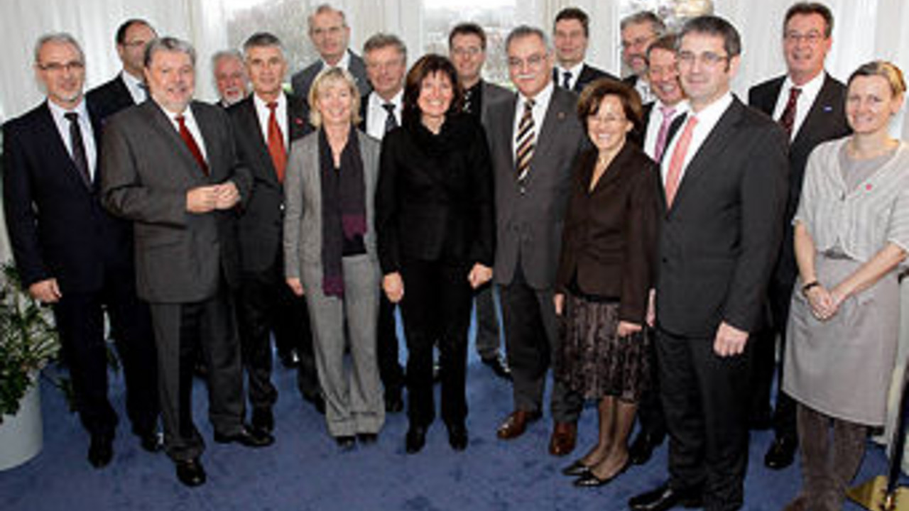 Landesregierung und BASF im kontinuierlichen Dialog . Internetportal ...