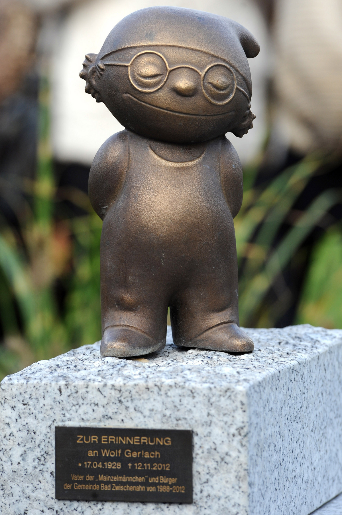 Mainzelmännchen-Skulptur enthüllt . Internetportal des Landes Rheinland ...